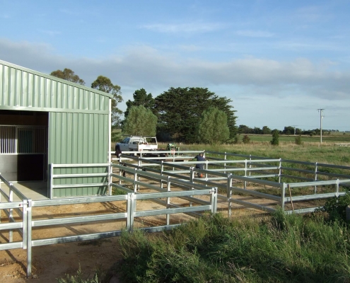 Round/Day Yards - RG Custom Built Sheds & Stables